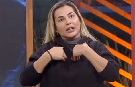 A Fazenda 14 Deolane diz que o jogo de Thomaz é muito sujo Banda B