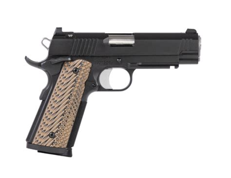 Specialist Commander Dan Wesson Firearms