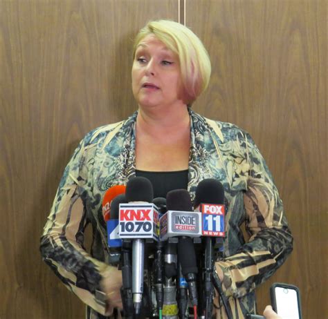 Photo Samantha Geimer Violée à Lâge De 13 Ans Par Roman Polanski A