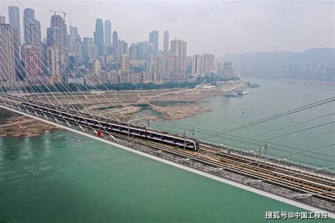 重庆轨道交通10号线二期（鲤鱼池至后堡）开通运营 搜狐大视野 搜狐新闻