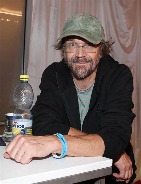 Galerie Dan Bárta Se Pochlubil šťastnou Rodinkou Dcera Valentýnka Už