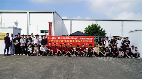 Sinh viên khoa Điện tử khóa 14 thực tập sản xuất tại Công ty TNHH Điện