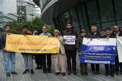 Vigil For Victims Of Daesh Attack In London Middle East Monitor