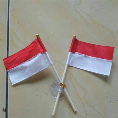 Bendera Kecil Untuk Mobil
