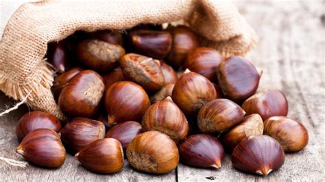 Las Castañas Un Fruto Seco Que Deberías Emplear Más En Tus Meriendas