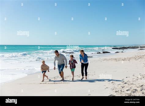 Kinder Nakt Am Strand Fotos Und Bildmaterial In Hoher Auflösung