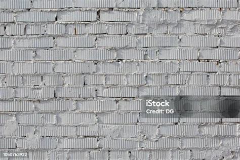 추상 풍 화 된 치장 벽 토 밝은 회색 얼룩이 질감과 석조 기술 색 가로 건축 벽지의 지저분한 녹슨 블록 시골 방에 페인트 흰색 벽돌 벽 배경 세 0명에 대한 스톡 사진 및