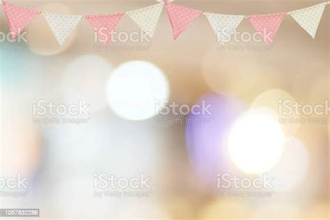 화려한 파티 플래그에 매달려 흐림 추상 배경 생일 기념일 축 하 행사 축제 인사말 카드 배경 다중 색상에 대한 스톡 사진 및