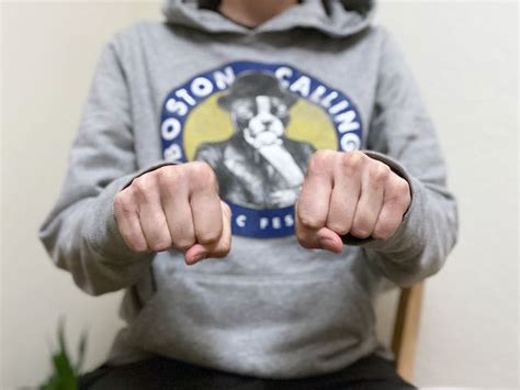 Finger Stretches For Guitar Improve Your Playing With These Simple