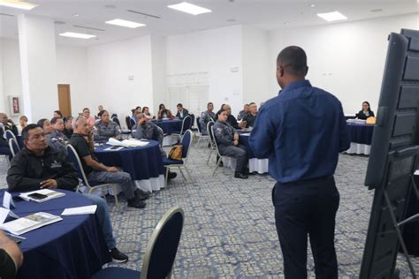 Directores De Centros Penitenciarios Jefes De Departamentos Y