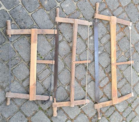 Stara zabytkowa piła do drewna ręcznie wykonana stolarska precyzyjna