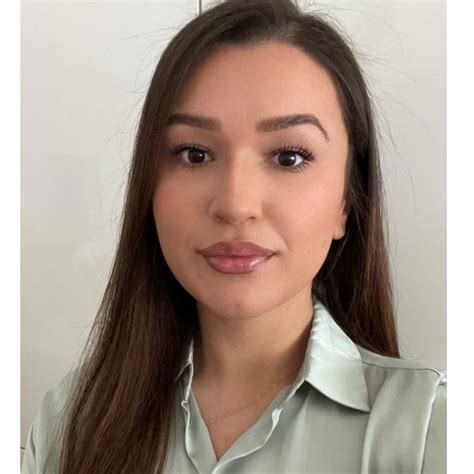 Arlinda Zhuta Kundenberaterin Privatkunden Commerzbank Ag Xing