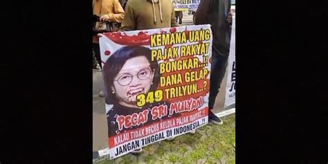 Massa Geruduk KPK Desak Pecat Sri Mulyani Dan Tuntaskan Skandal Rp 349
