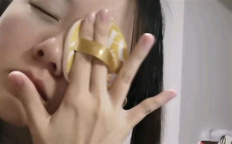 俺舅送俺的一盒眼影。咔咔好看。 这个网名里得带个龙字 这个网名里得带个龙字 哔哩哔哩视频