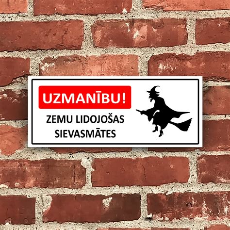 Brīdinājuma zīme Uzmanību zemu lidojošas sievasmātes DYNAMITE