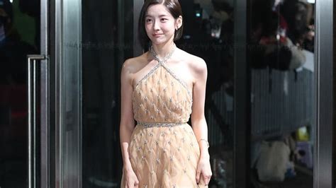 E포토 박지현 아름다운 살구빛 드레스