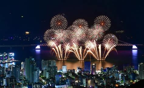 10대들 난입에 잡친 부산불꽃쇼광안대교 조명 꺼진 채 한 시간 동안 진행 더경남뉴스