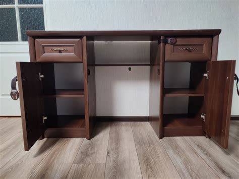 Туалетний столик письмовий стіл 2 450 грн Меблі для спальні Запоріжжя на Olx