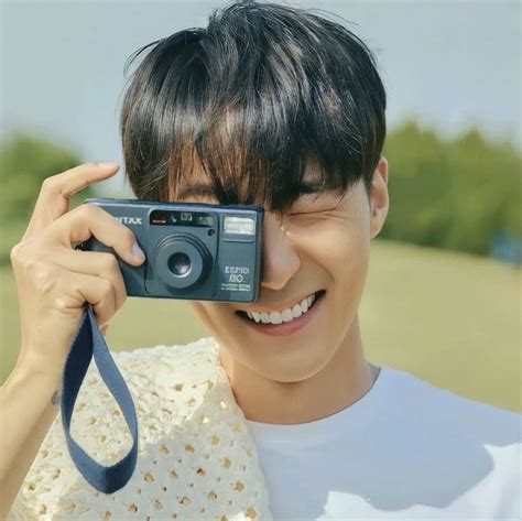 로이킴 배경화면 사진