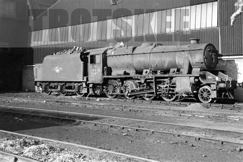 35mm Negative Br British Railways Steam Loco 48638 Class 8f A Southall
