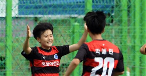 포토 여왕기축구 문진서 선제골