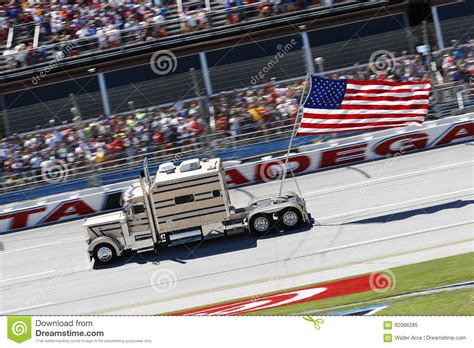 NASCAR 500 5月07日GEICO 编辑类图片 图片 包括有 系列 体育运动 跟踪 股票 92066285