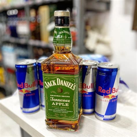 Kit 1un Whisky Jack Daniels Apple 1l 4un Red Bull Original No Shoptime