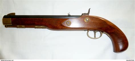 Armes Neutralisées Pistolet Ou Revolver RÉplique A Poudre Noir