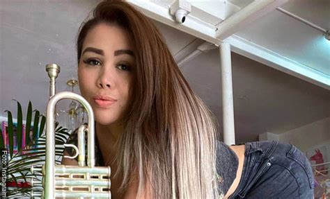 Yina Calderón En Su Instagram Presumió Escote De Infarto Vibra