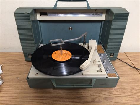 70s Vintage Ge Wildcat Portable Stereo Record Player