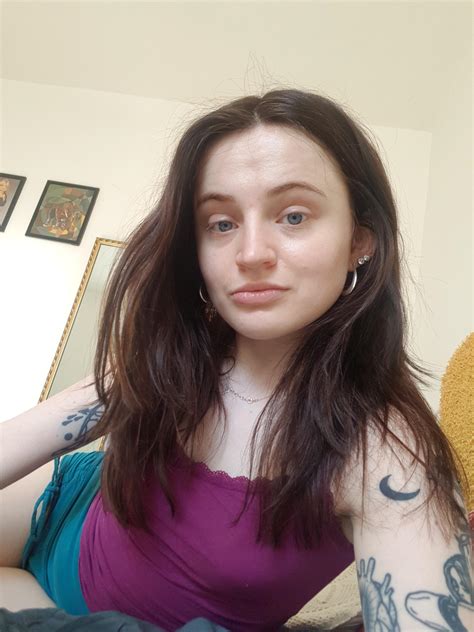 Am I Still Hot Without Makeup F27 Scrolller