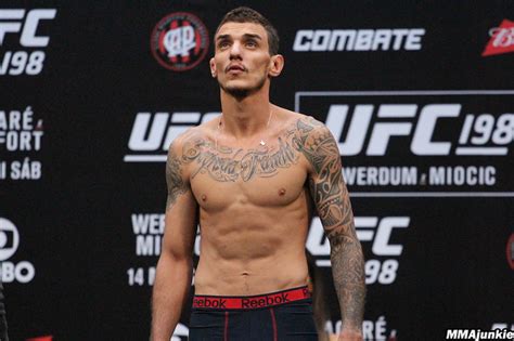 Renato Moicano Побеждавам Mirsad Bektic и се бия за титлата — Mmabg