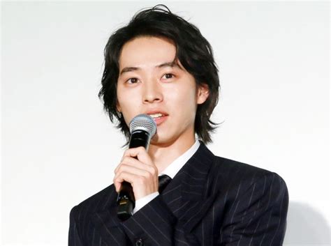 山崎賢人『羊と鋼の森』原作者からの手紙に感激｜シネマトゥデイ