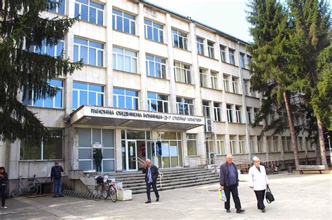 Невнимателен шофьор блъсна и едва не прегази 94 годишен Gabrovo News