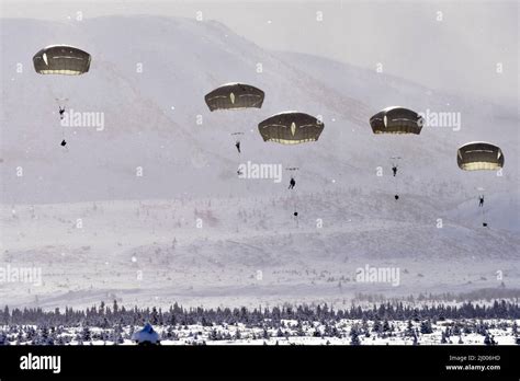 Fort Greely United States 11 March 2022 Canadian And U S Army