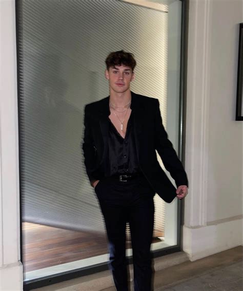 Pin By Alix On Men Graduation Outfit Prom Outfits For Guys Mens