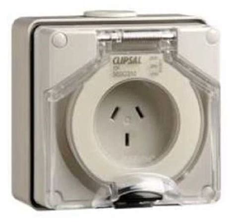 Clipsal Industrial Surface Socket 250v 3 Pin Flat Orangeaust Brand