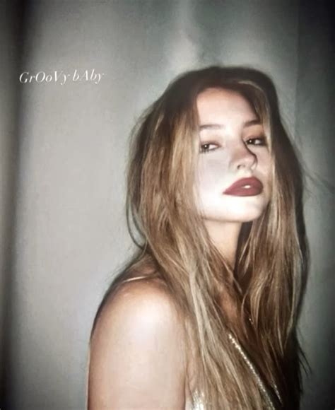 Madelyn Cline Madilyn Cline Photoshoot Madelyn Cline Vogue Cover