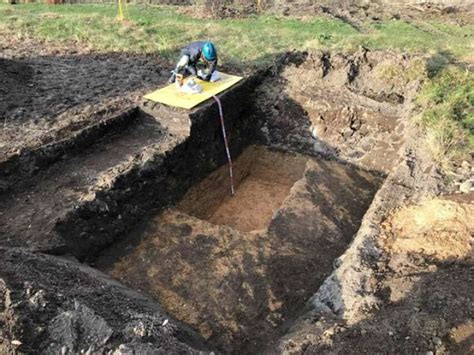 土石なだれの痕跡発見 浅間山大噴火 鎌原30年ぶり発掘 表面地層を飲み込む勢い 上毛新聞電子版｜群馬県のニュース・スポーツ情報