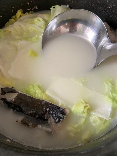 【奶白豆腐鱼头汤的做法步骤图，怎么做好吃】4220hsl下厨房