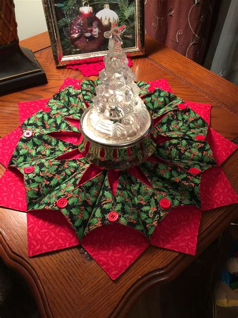 Fold N Stitch Wreath A Fabric Centerpiece I Made Up My Pattern