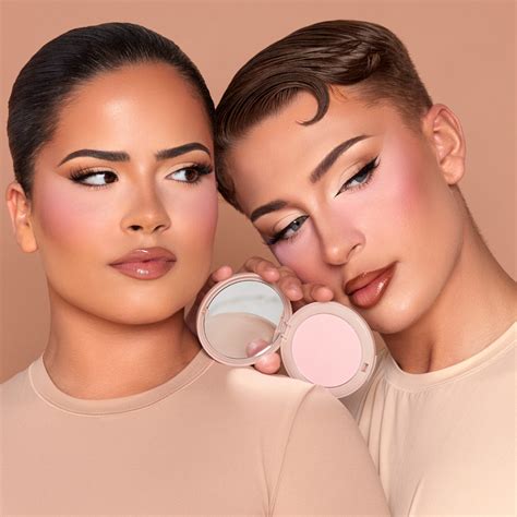Silky Smooth Airbrush Filter Pressed Powder In Pink By Hnb Cosmetics