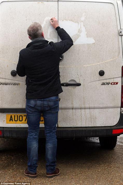 Gas Engineer Creates Incredible Art On The Back Of Vans Daily Mail Online