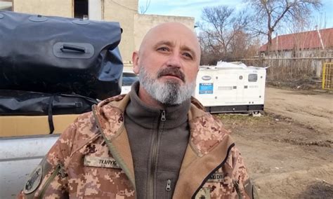 ДЛЯ ВИЗВОЛЕННЯ ЛІВОГО БЕРЕГА. МОРСЬКІЙ ПІХОТІ ПЕРЕДАЛИ МОТОРНИЙ ЧОВЕН ...