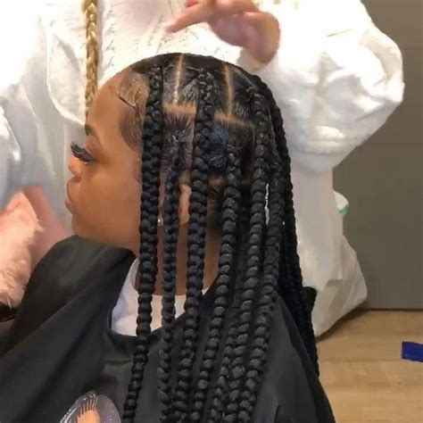 Jumbo Knotless Box Braids Styles