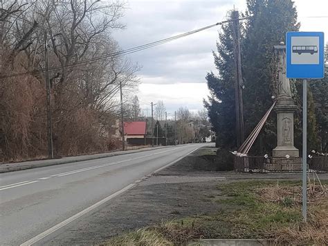 Przystanek jest ale kierowcy się na nim nie zatrzymują Okazuje się że nie mogą mamNewsa pl
