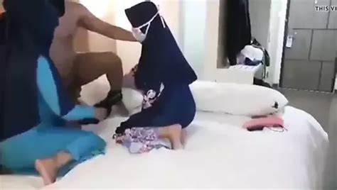 Hijab Indonesian Threesome Mff Homemade Porn Xhamster