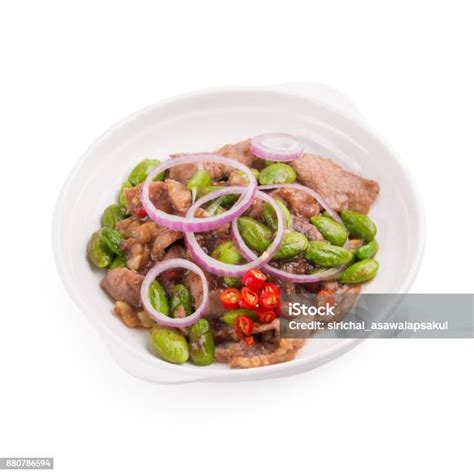 저 새우 페이스트와 튀긴 돼지고기 하 고 쓴 콩 흰색 배경에 고립 된 태국 음식 고급 요리에 대한 스톡 사진 및 기타 이미지 고급 요리 고기 돼지고기 Istock