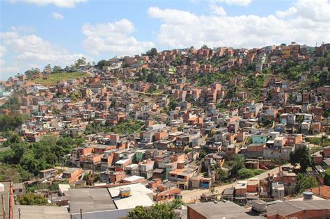 Quase 70 Dos Moradores De Favelas Não Têm Dinheiro Para Comida Gru