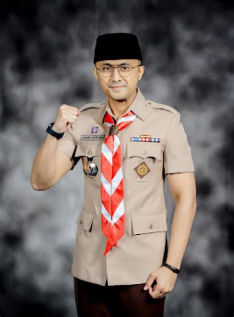 Terbitkan Surat Edaran Penggunaan Pakaian Pramuka Dan Santri Kang